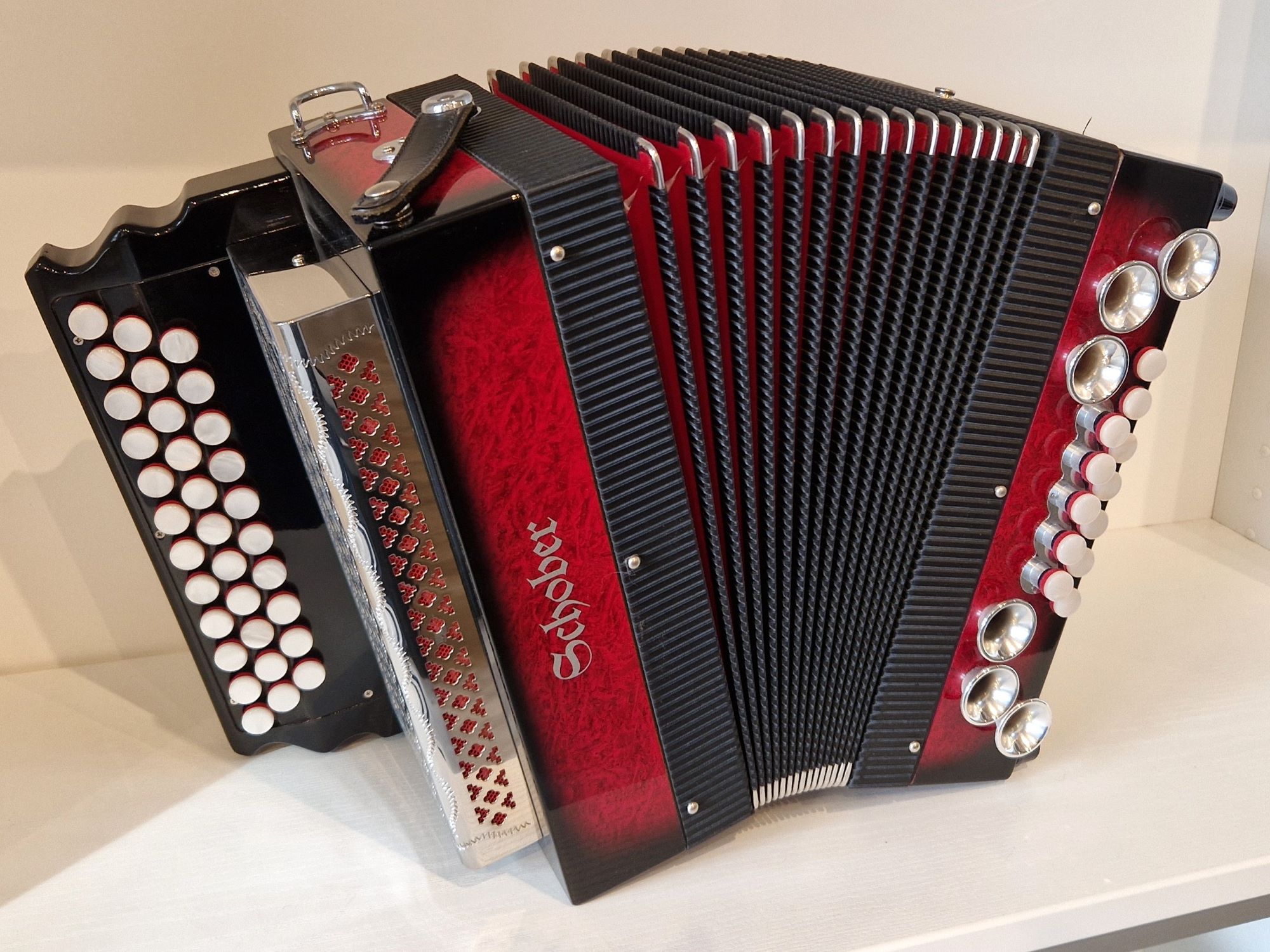 Neue Steirische Harmonikas - Balginstrumente Akkordeon - Harmonika